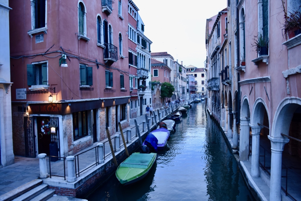 5 best ways to explore Venice - Moname Magazine
