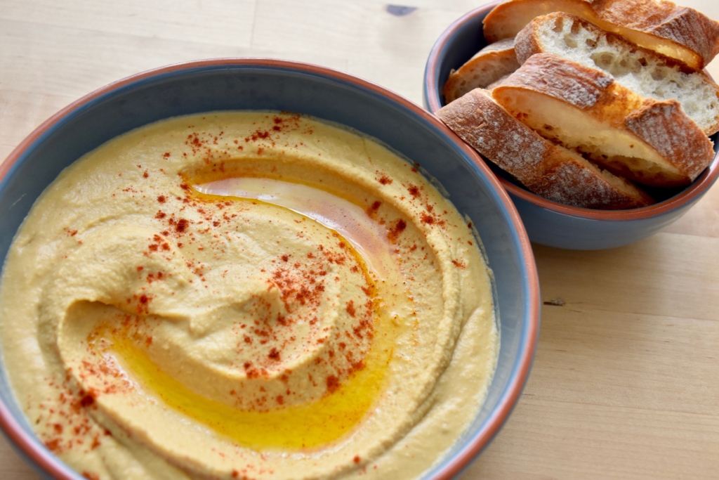 Simple hummus - Moname Magazine